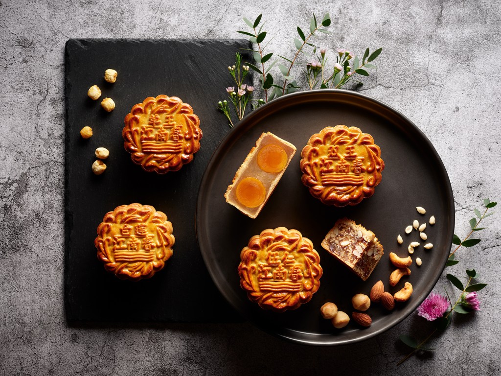 Mid-Autumn Mooncake Festival : Mooncake selection 2019 – LUXURY ASIA ...